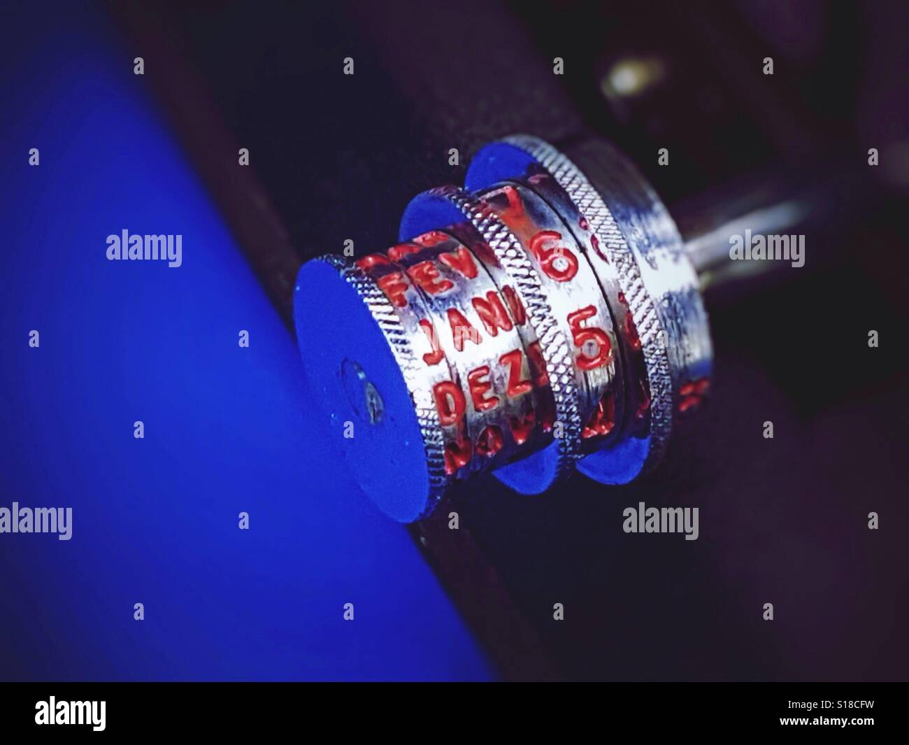 Bank check hi-res stock photography and images - Alamy