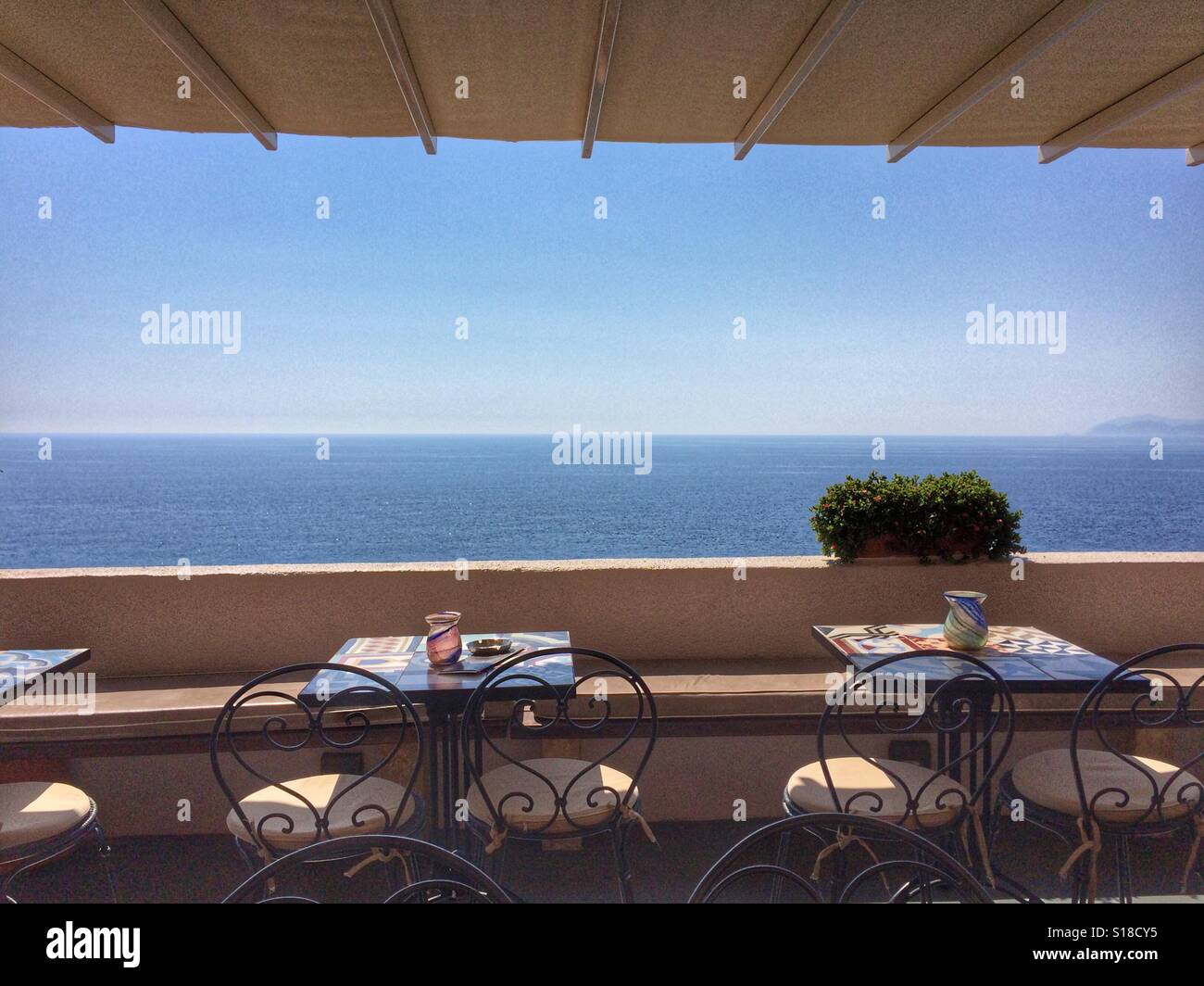 Cafe with a view hi-res stock photography and images - Alamy