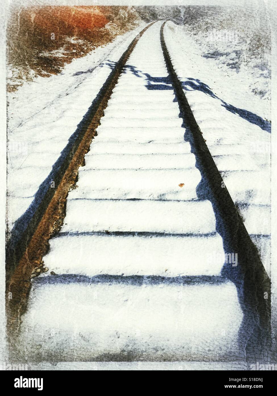 Rail road tracks in snow hi-res stock photography and images - Alamy