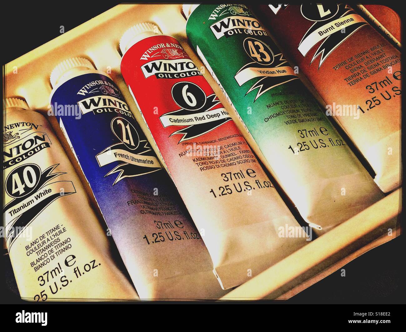 Oil colour tubes hi-res stock photography and images - Alamy