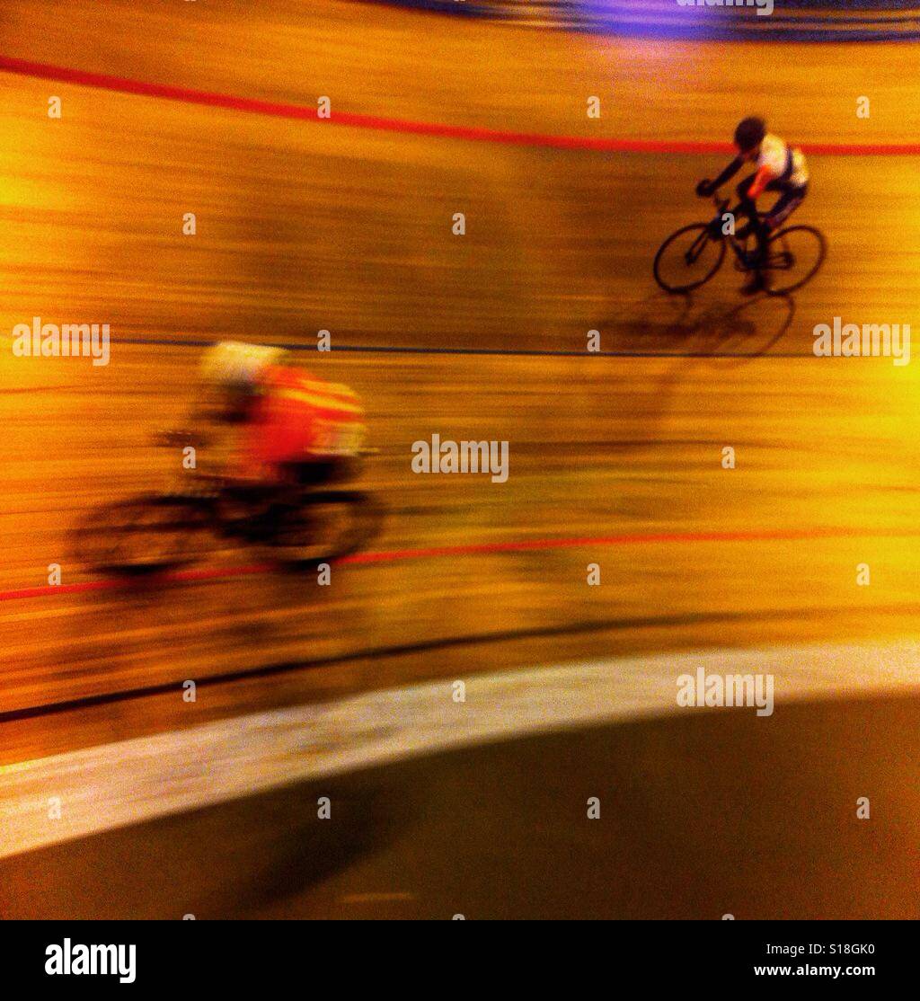 Velodrome track racing hi-res stock photography and images - Alamy