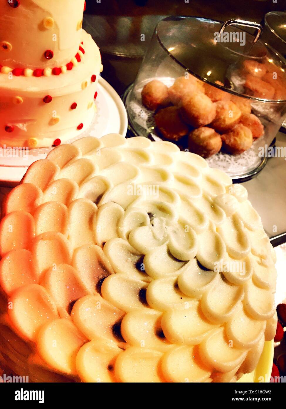 Fancy cakes and pastries in bakery shop window USA Stock Photo - Alamy