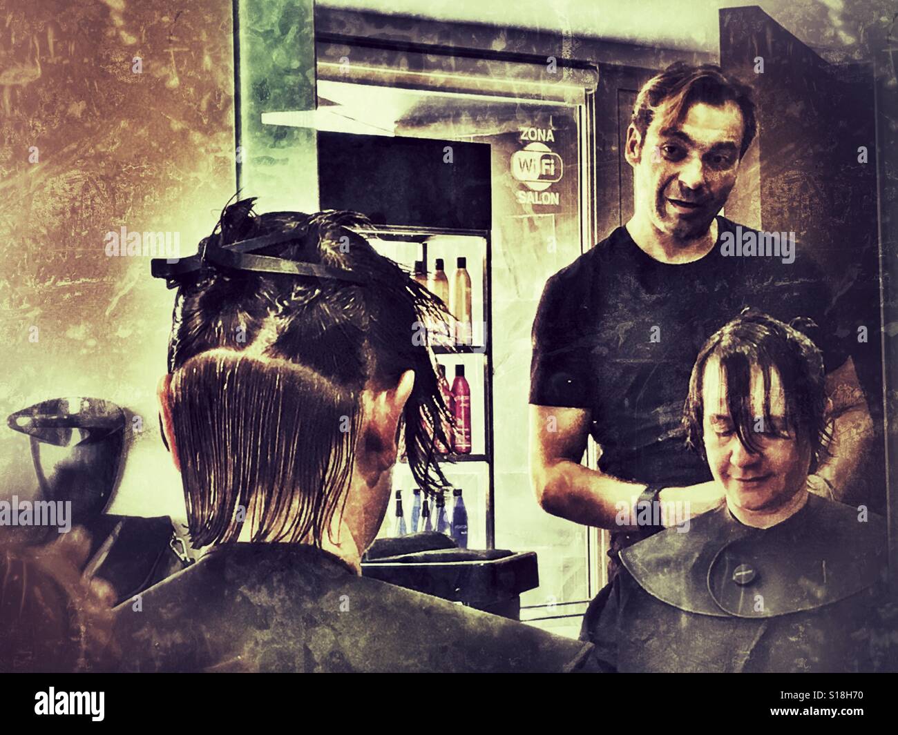 Hair cut mirror hi-res stock photography and images - Alamy