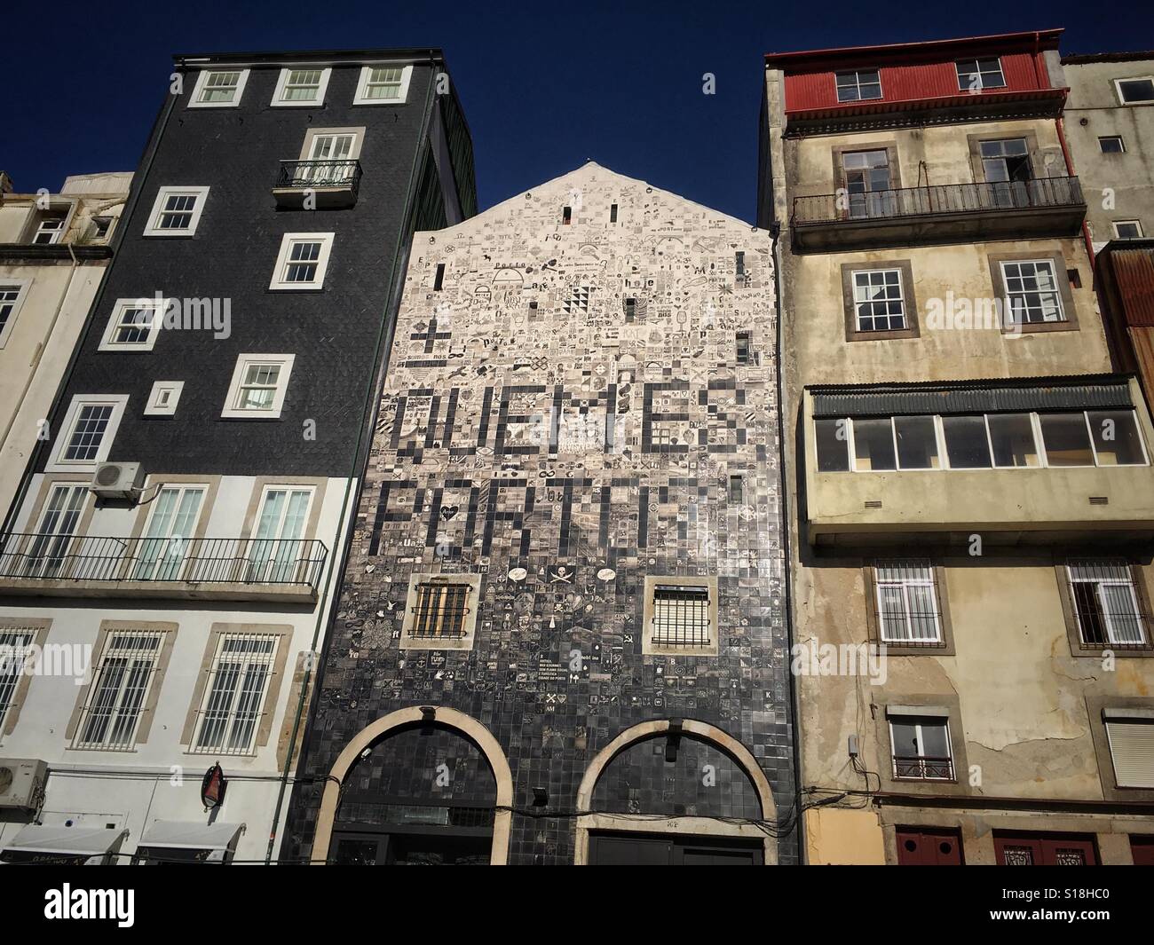 Porto mural hi-res stock photography and images - Alamy