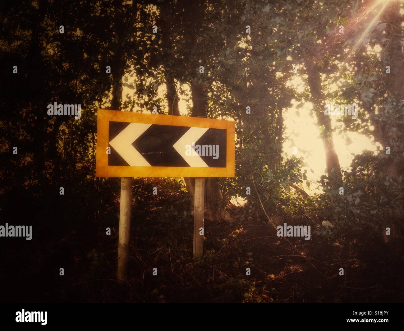 Corner arrows hi-res stock photography and images - Alamy