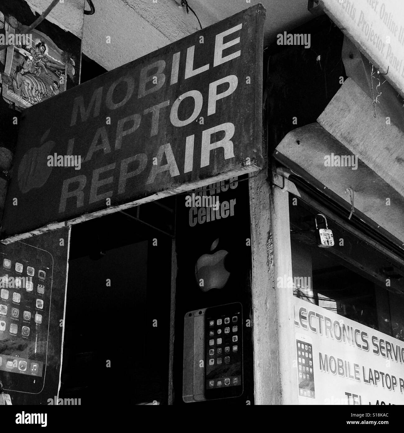 Laptop repair hi-res stock photography and images - Alamy