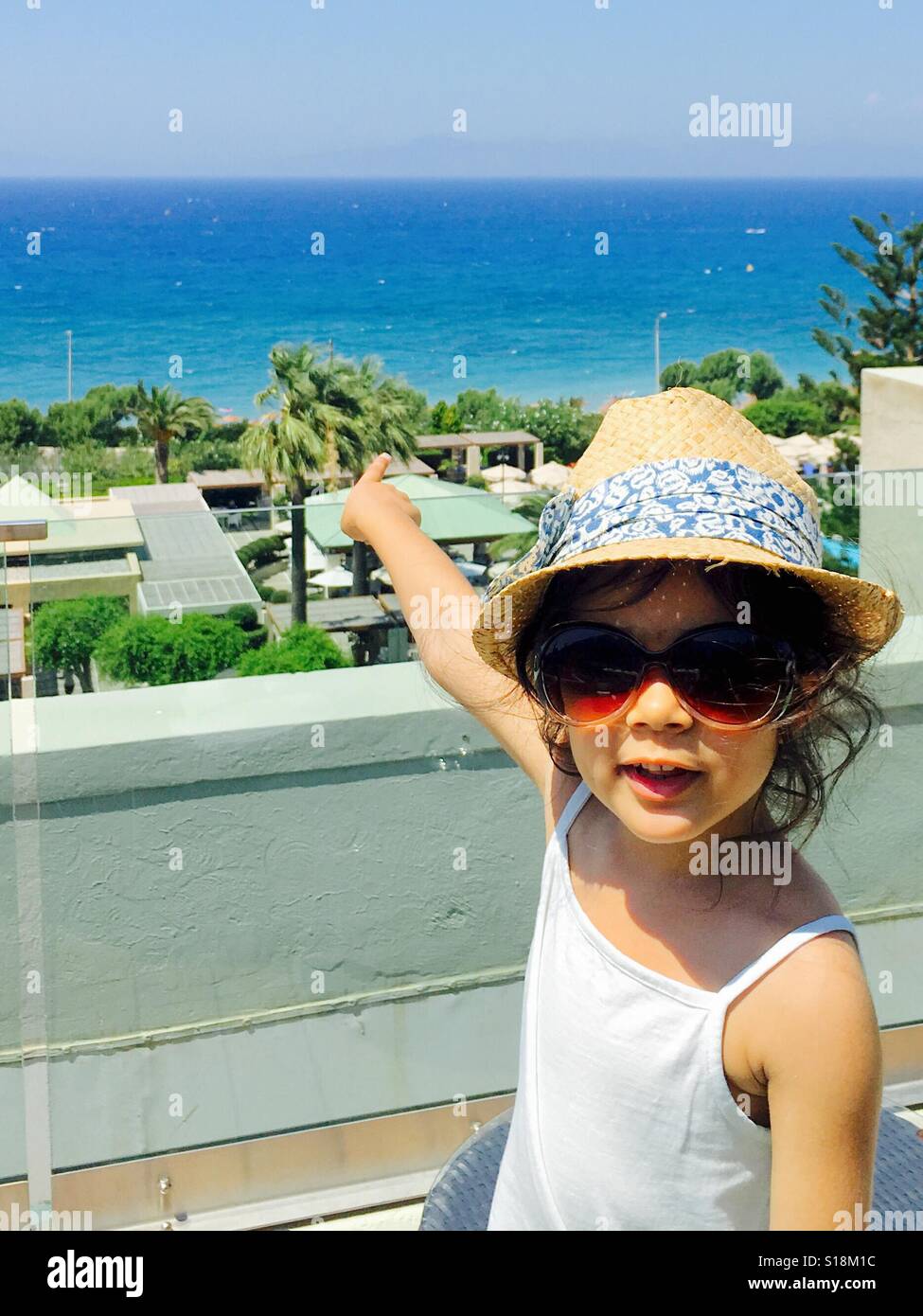 Girl in the sun hi-res stock photography and images - Alamy
