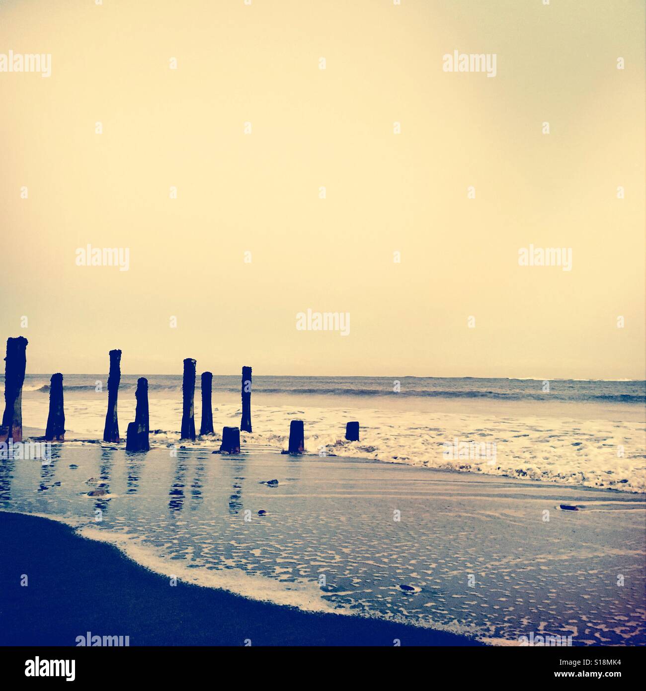 Gentle waves hi-res stock photography and images - Alamy