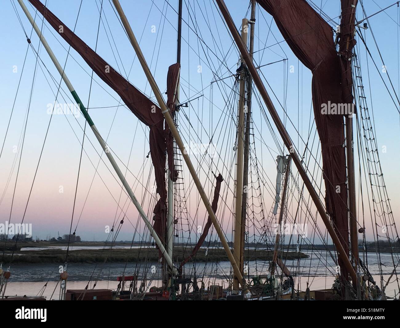 Tall ship rigging hi-res stock photography and images - Alamy