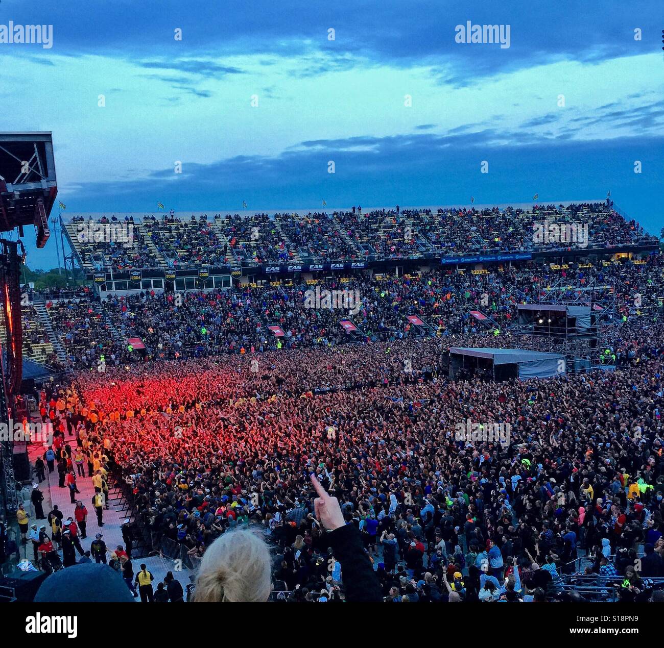 Stadium rock concert hi-res stock photography and images - Alamy
