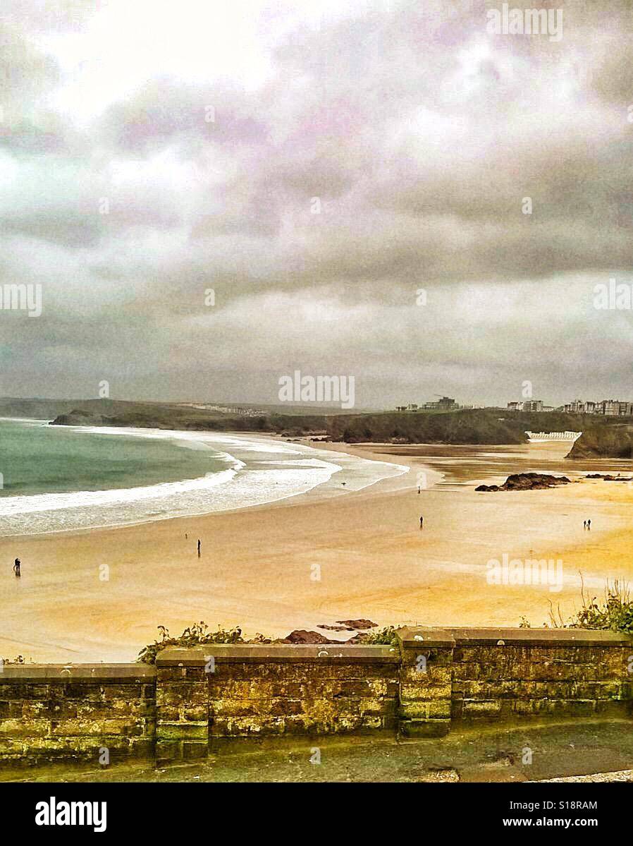 The beach at Newquay, Cornwall, UK on a rainy day in winter Stock Photo ...