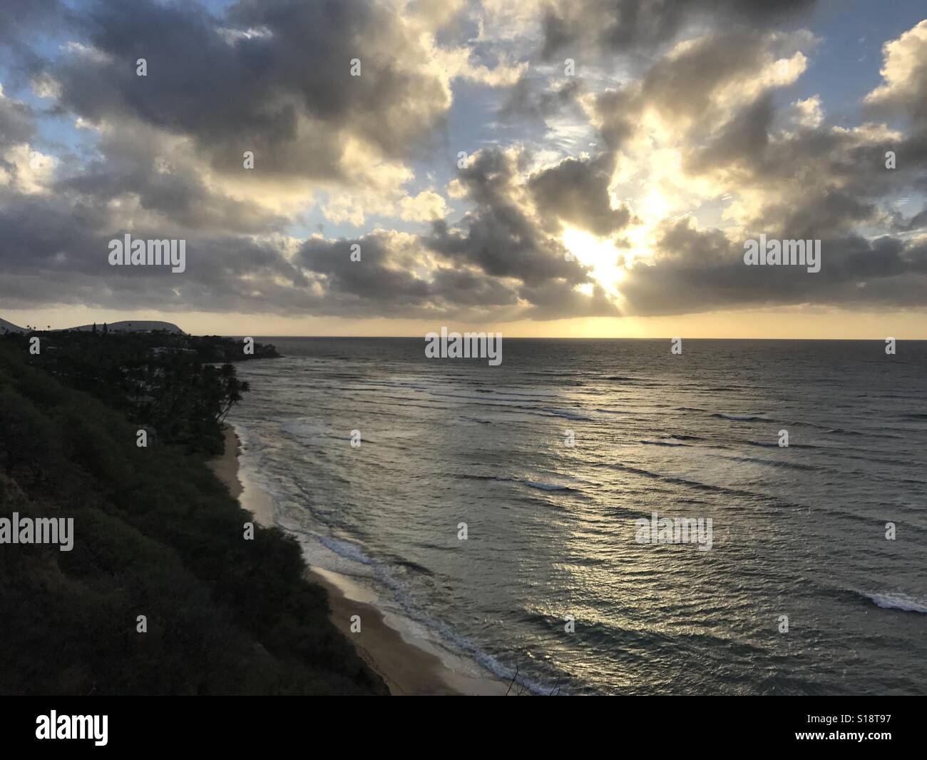 Diamond head water sunset hi-res stock photography and images - Alamy