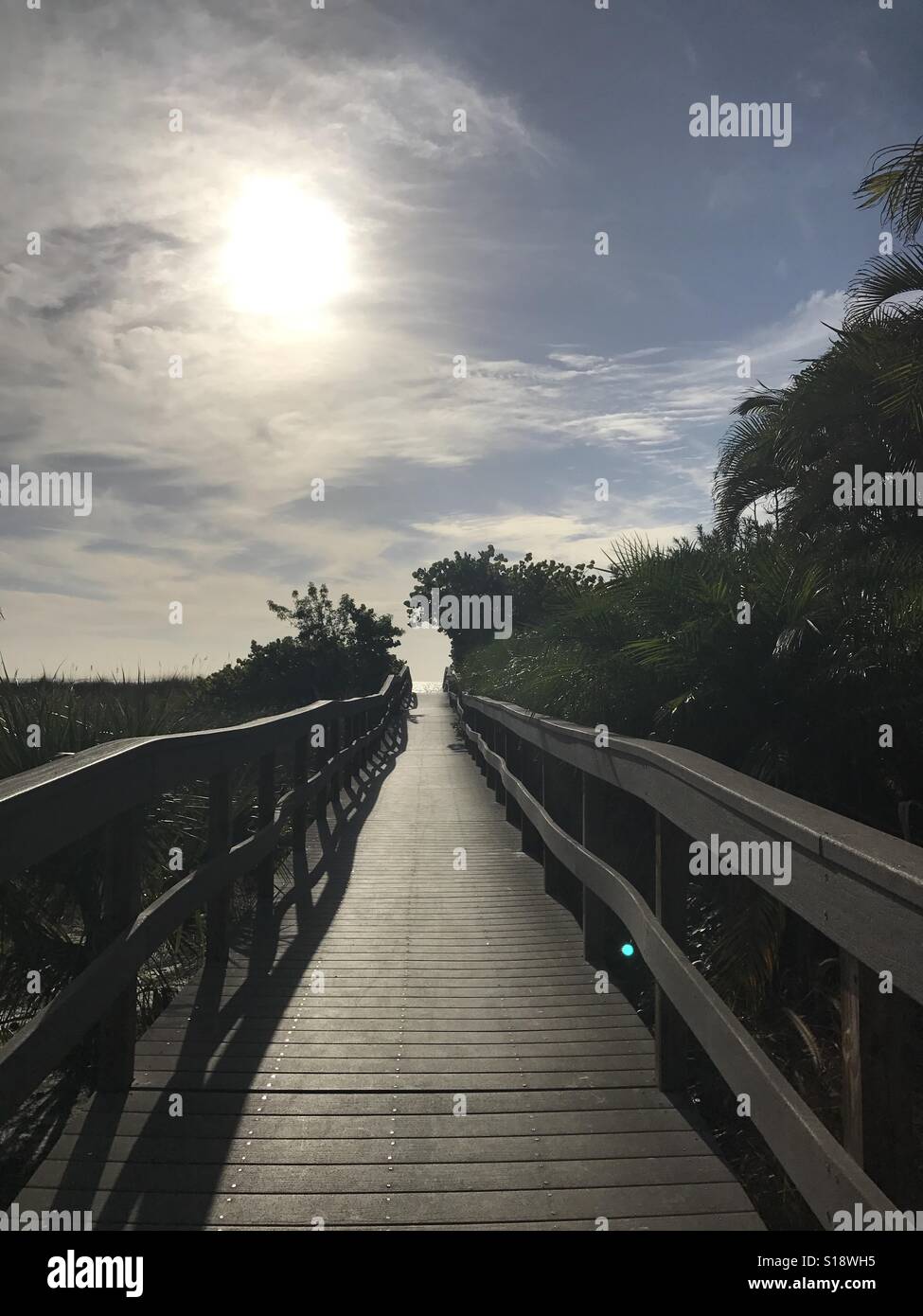 Bridge to beach Stock Photo - Alamy