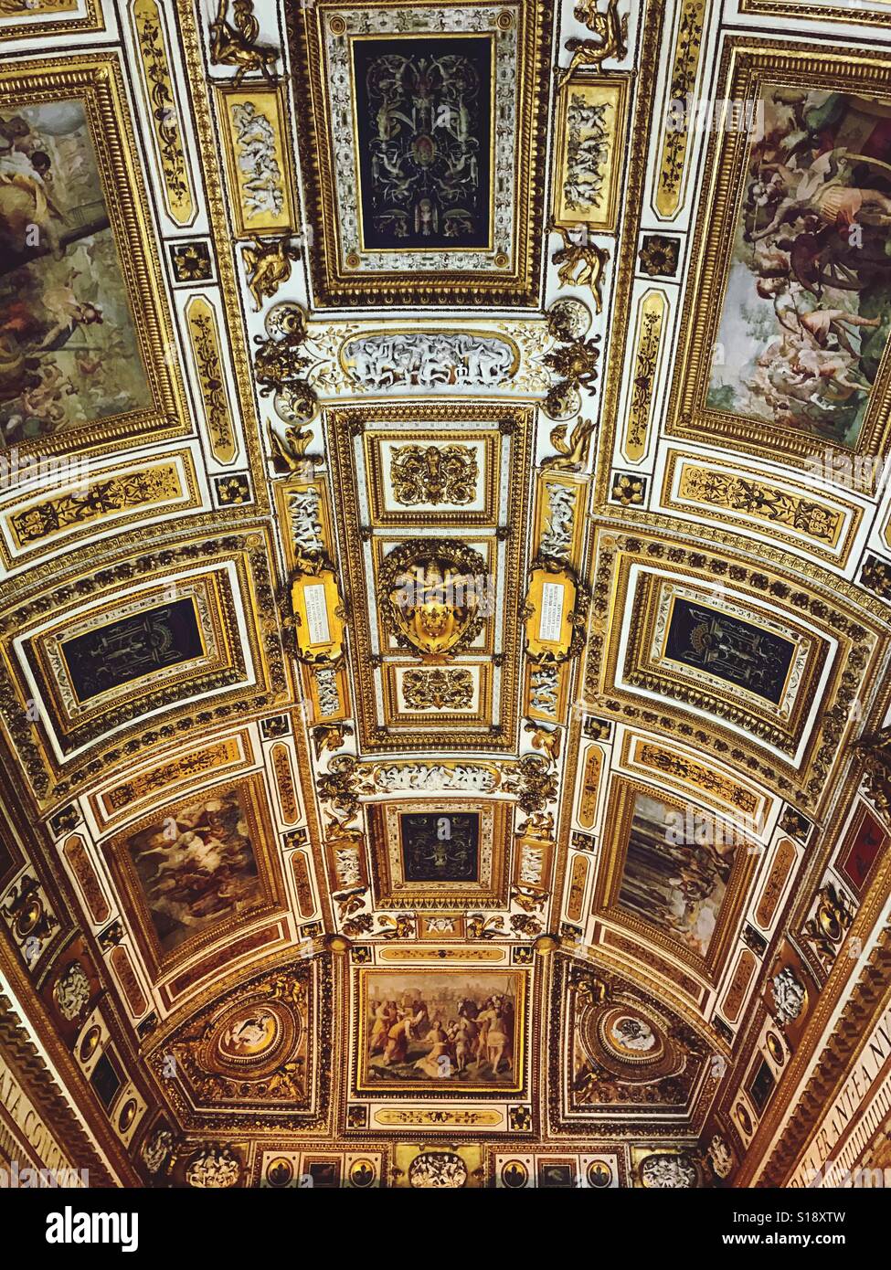 Golden rome hi-res stock photography and images - Alamy