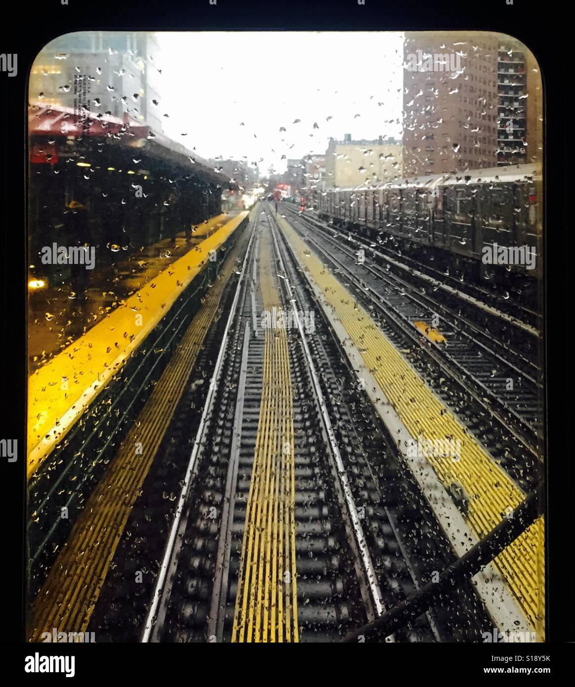 Subway rain hi-res stock photography and images - Alamy