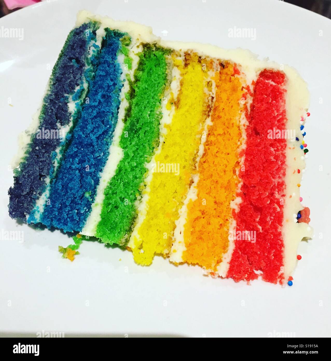 Rainbow cake hi-res stock photography and images - Alamy