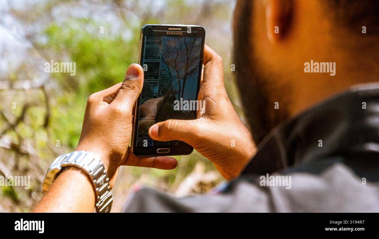 Mobile photoshoot hi-res stock photography and images - Alamy