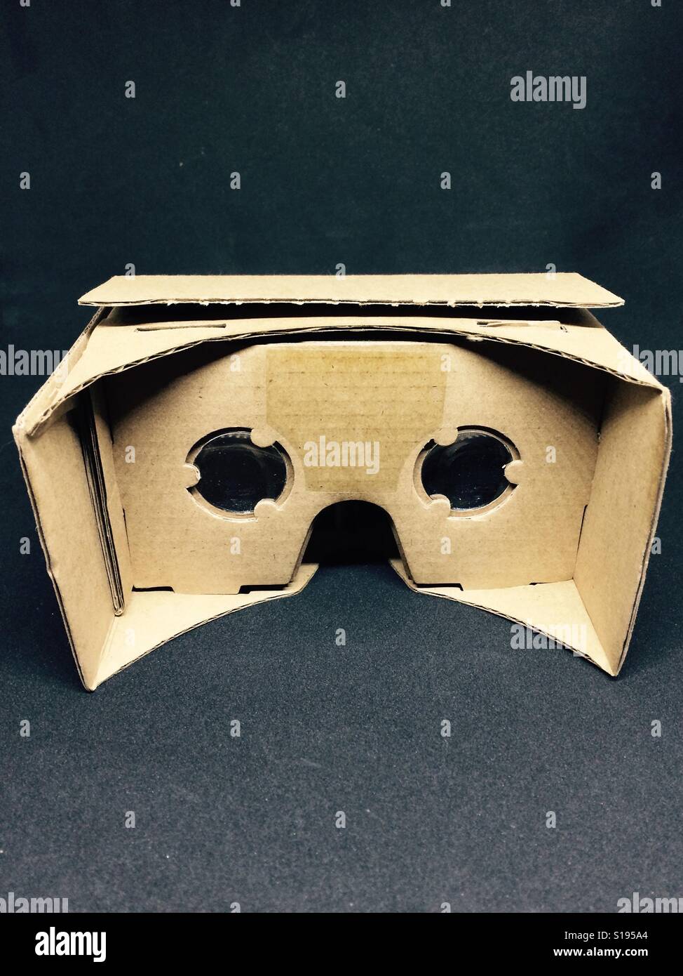 Google Cardboard High Resolution Stock Photography and Images - Alamy