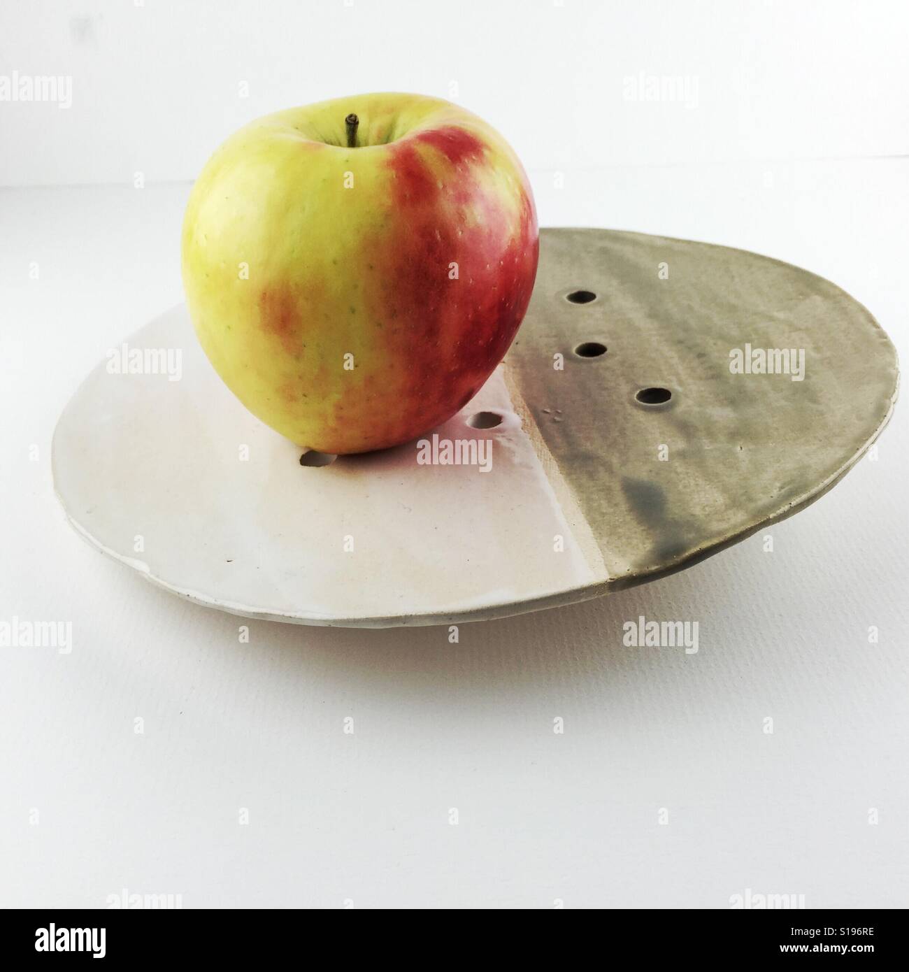 Apple tray hi-res stock photography and images - Alamy