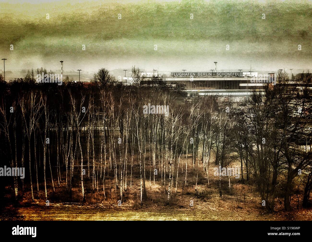 Europe city view from plane hi-res stock photography and images - Alamy