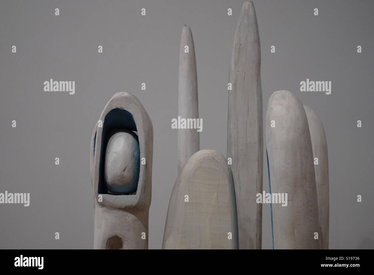 White sculptures hi-res stock photography and images - Alamy