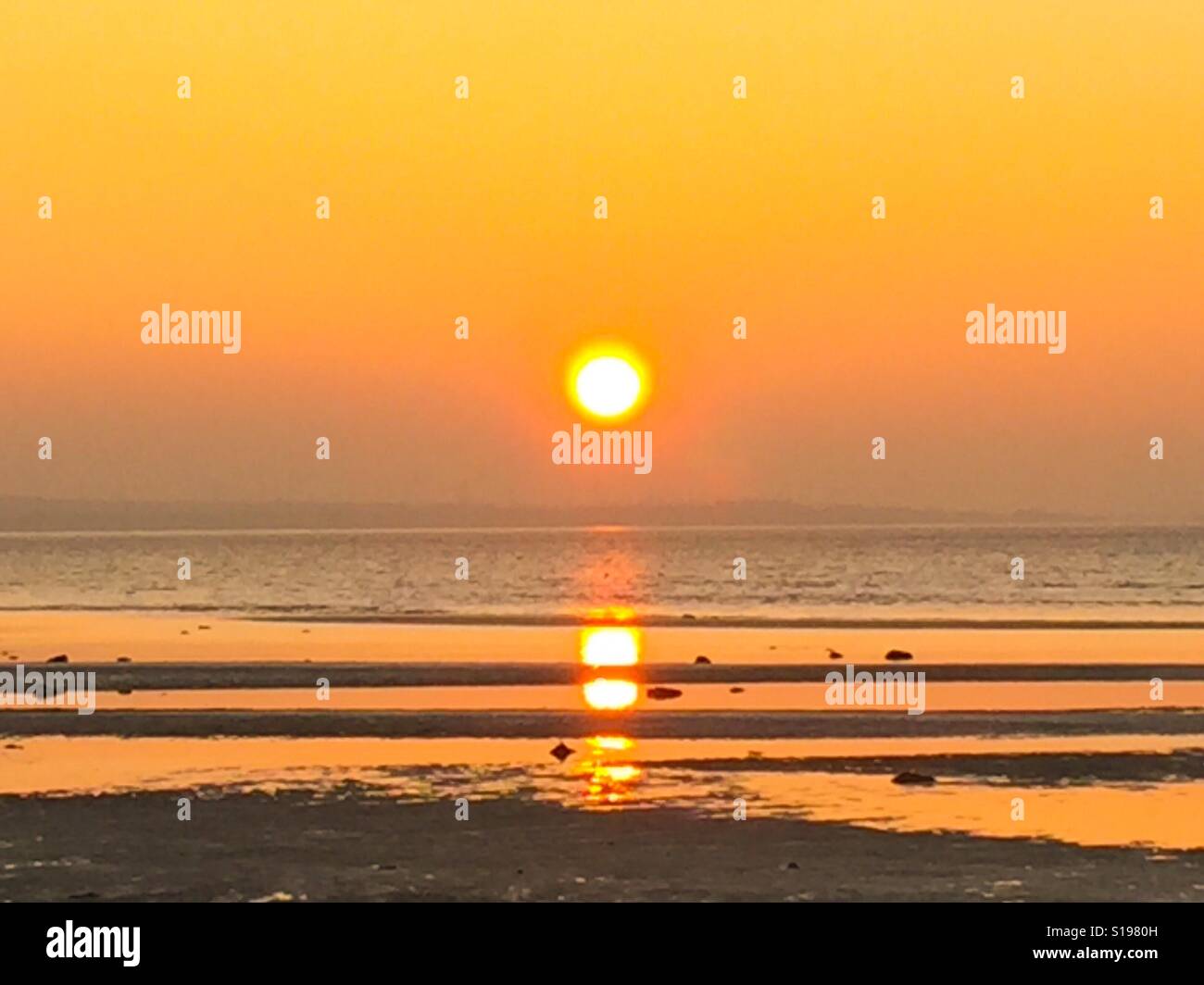 Sun is low hi-res stock photography and images - Alamy