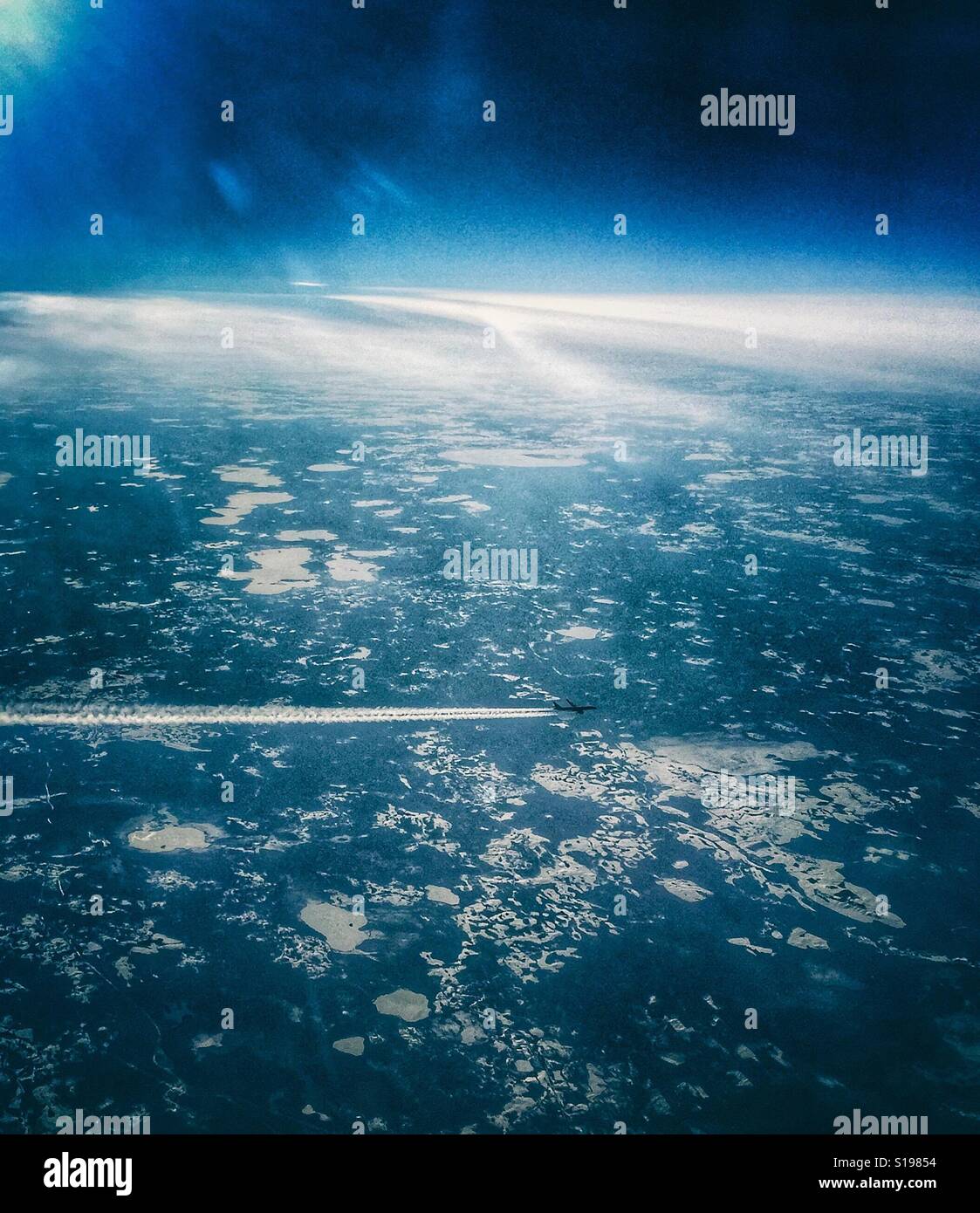 Earth and plane hi-res stock photography and images - Alamy