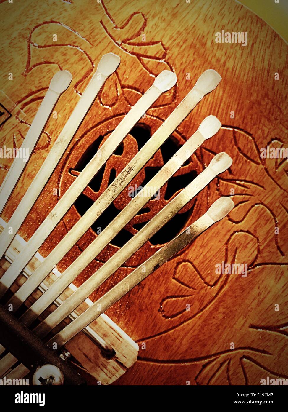 Mbira african instrument smartphone stock photos and images - Alamy