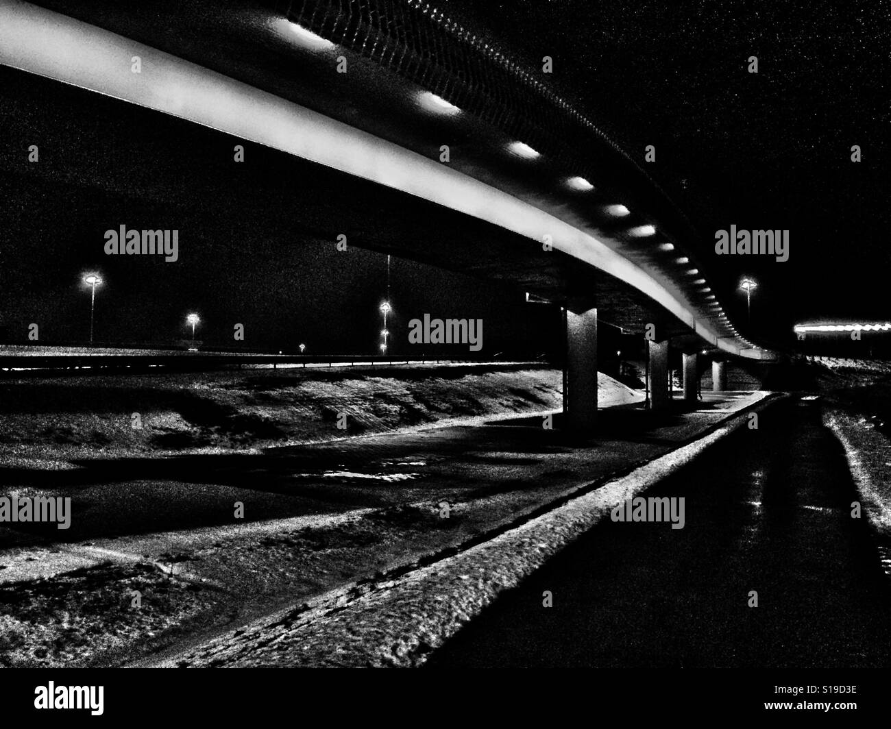 Scary Footpath Black And White Stock Photos Images Alamy scary-footpath-black-and-white-stock-photos-images-alamy