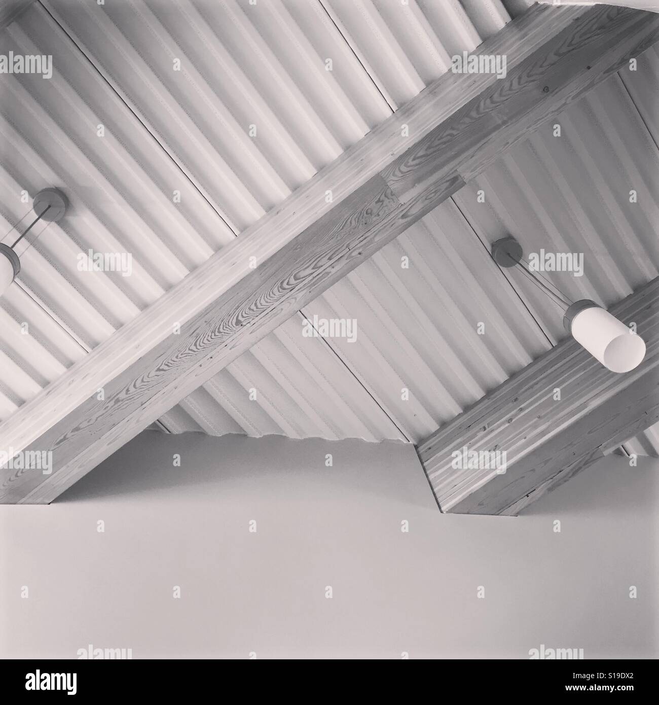 Look up at ceiling hi-res stock photography and images - Alamy