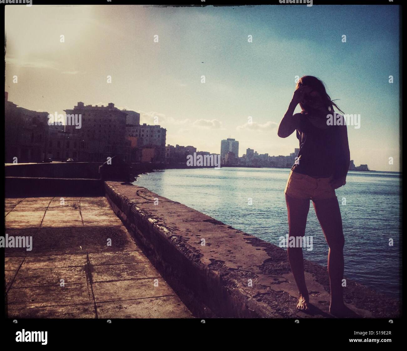 Girl malecon havana cuba hi-res stock photography and images - Alamy
