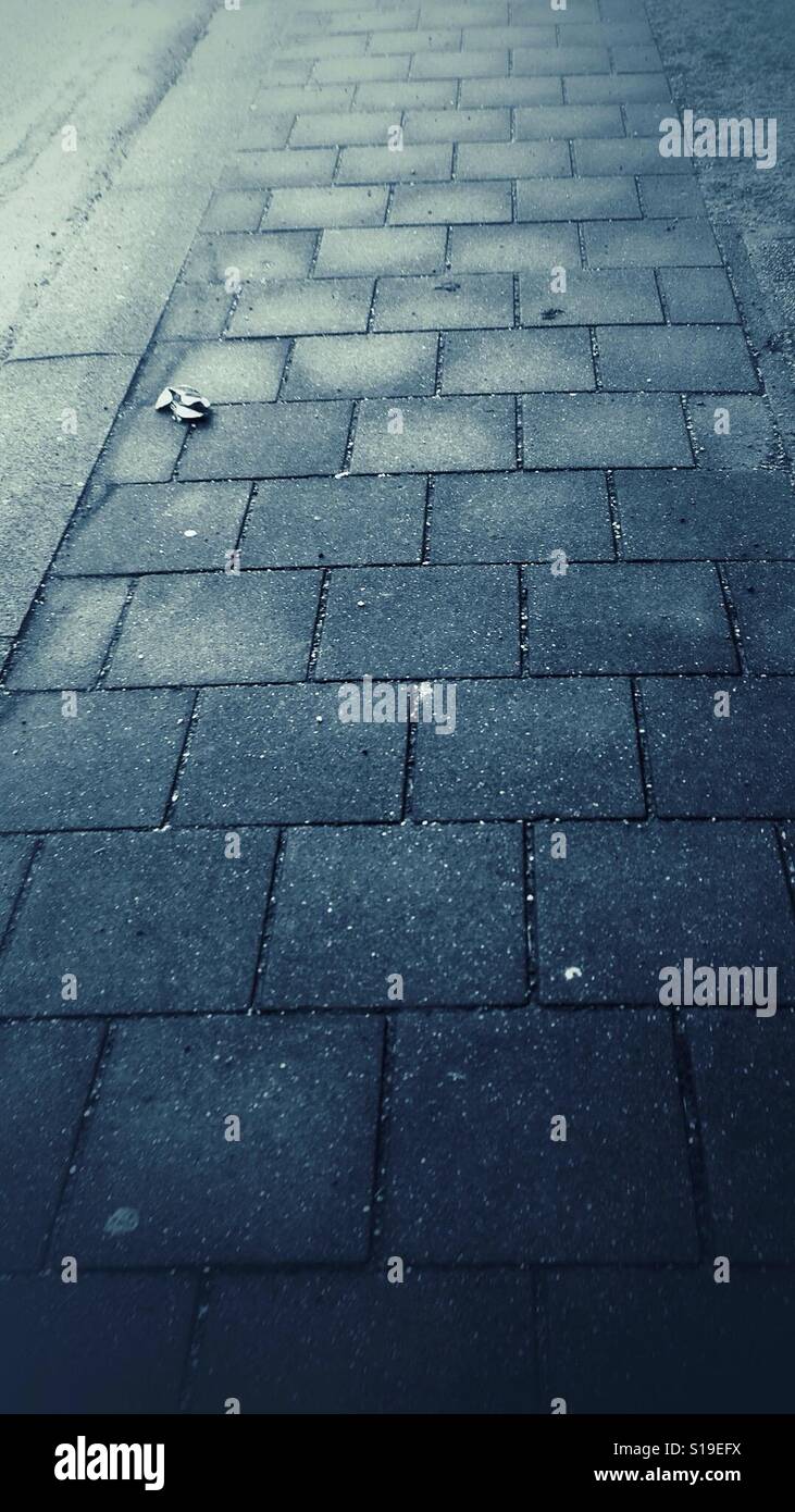 Moving tiles hi-res stock photography and images - Alamy