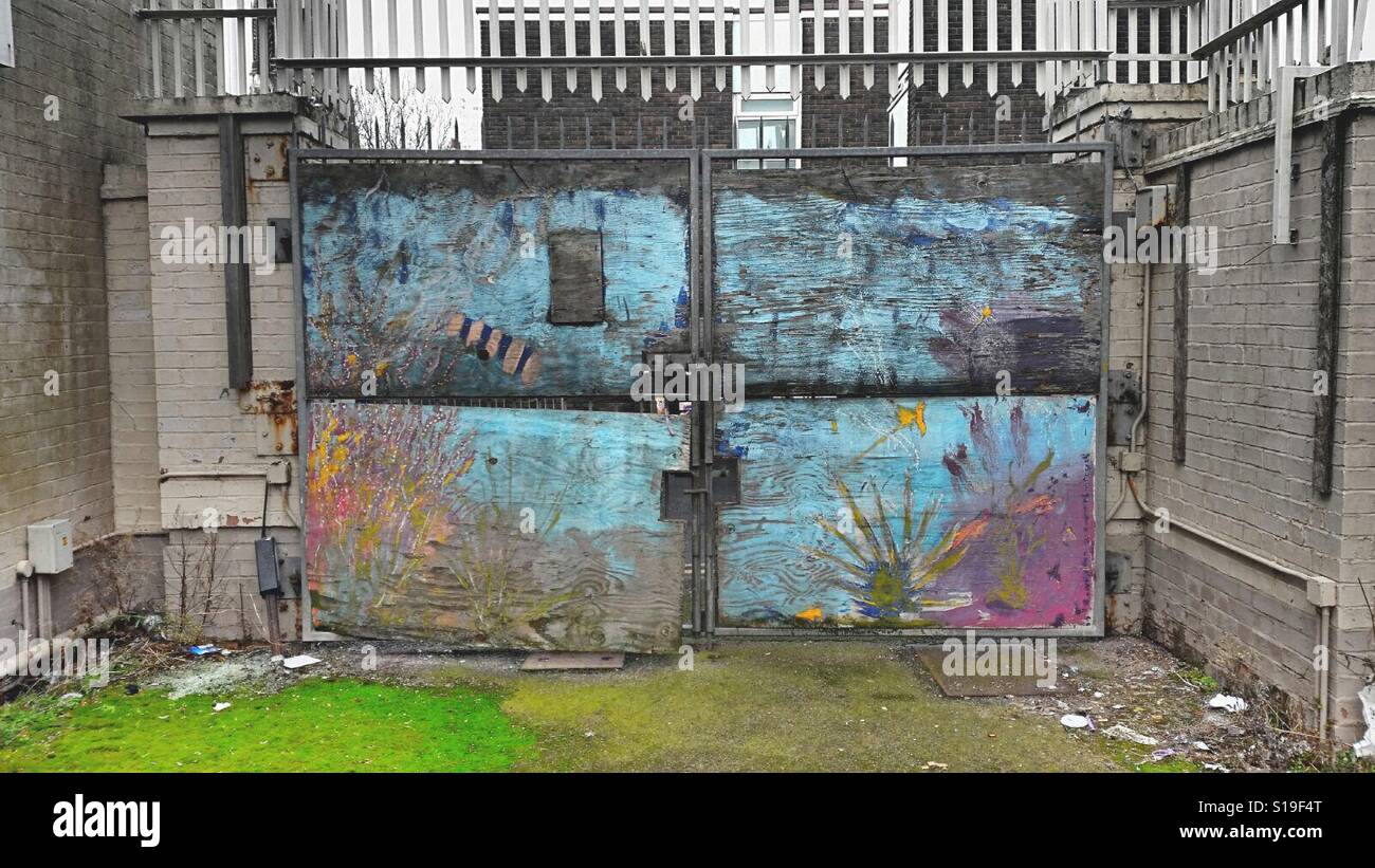 Stay out graffiti hi-res stock photography and images - Alamy