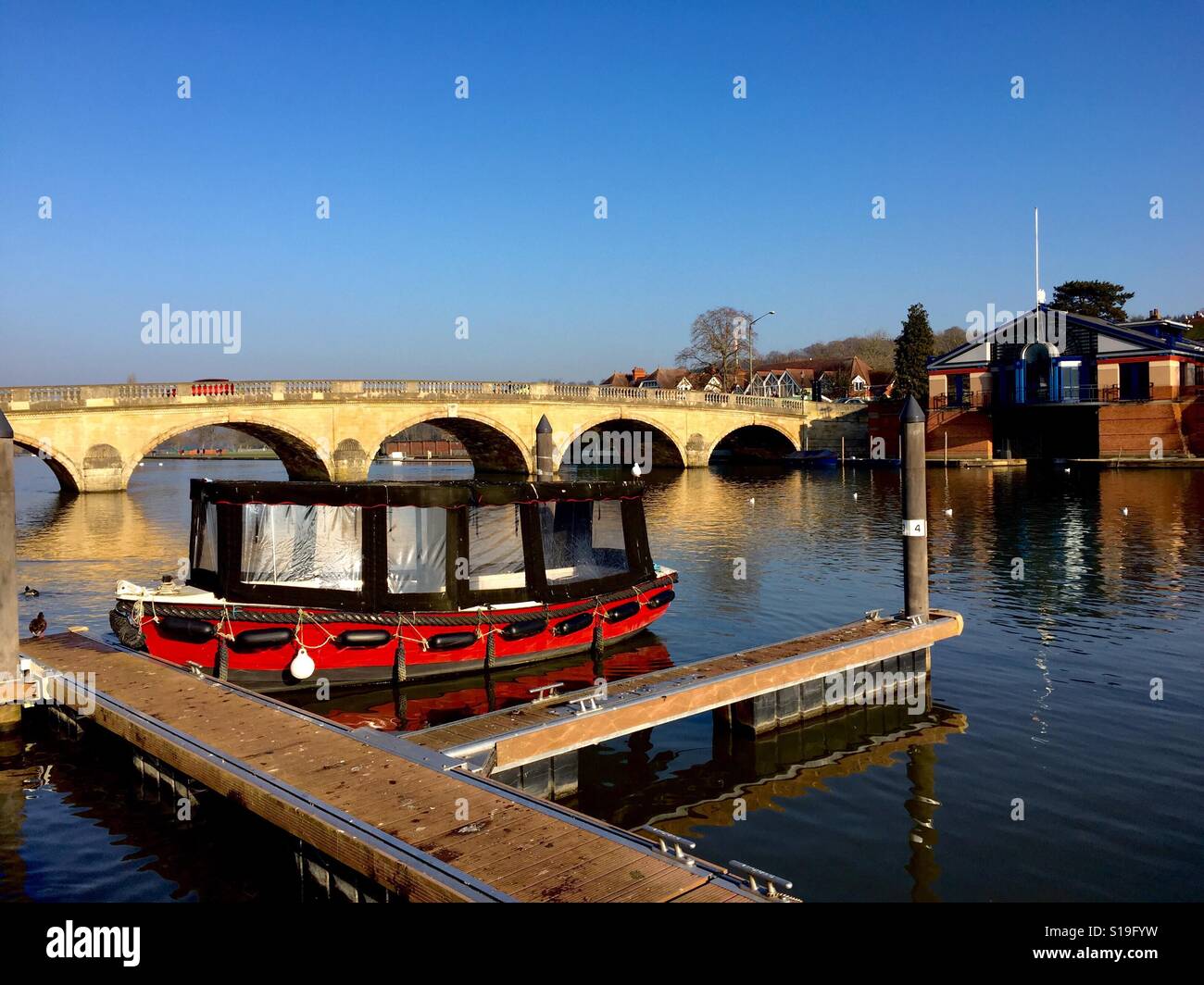 Henley on thames river thames hi-res stock photography and images - Alamy