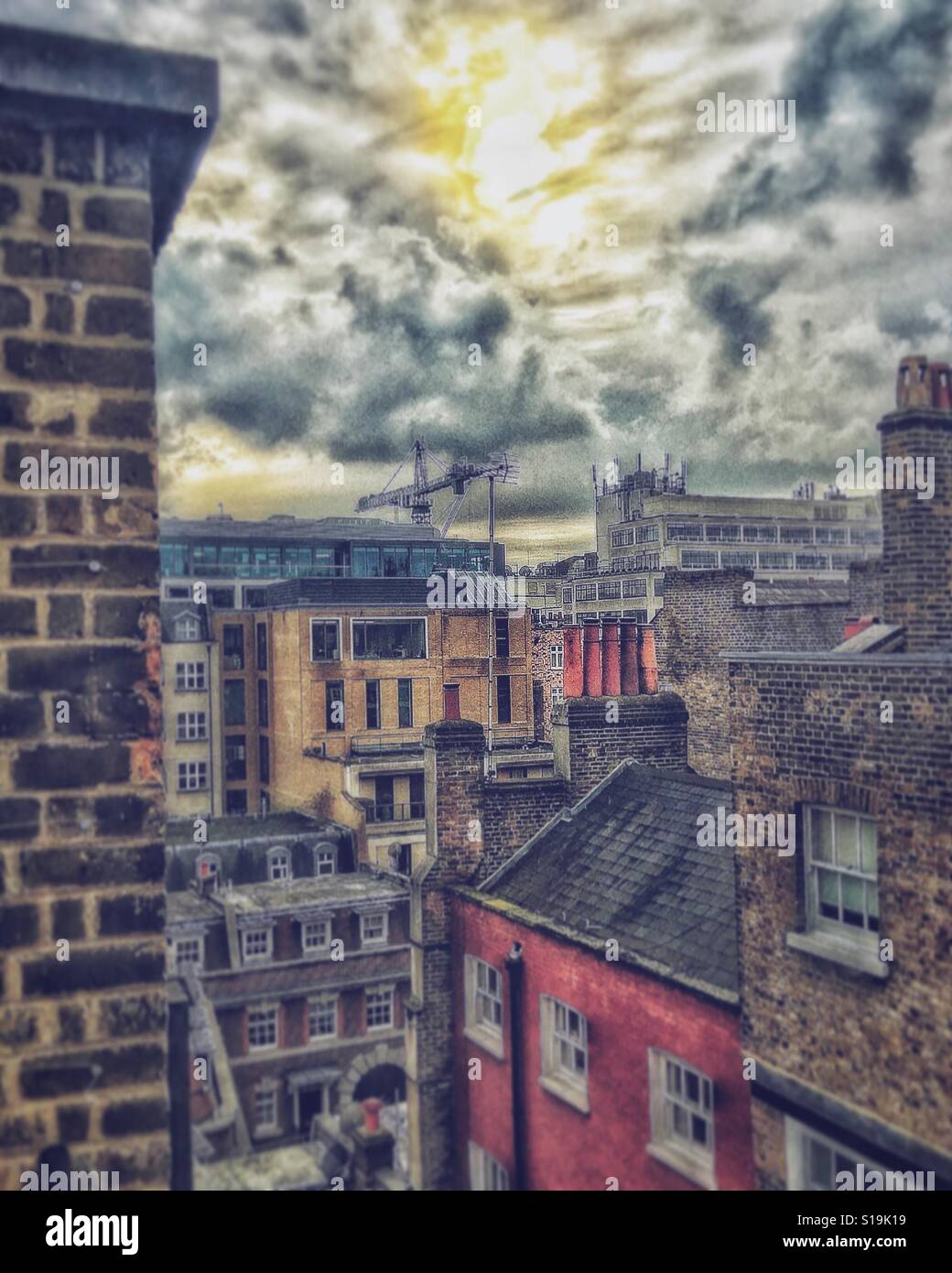 London chimney pots hi-res stock photography and images - Alamy