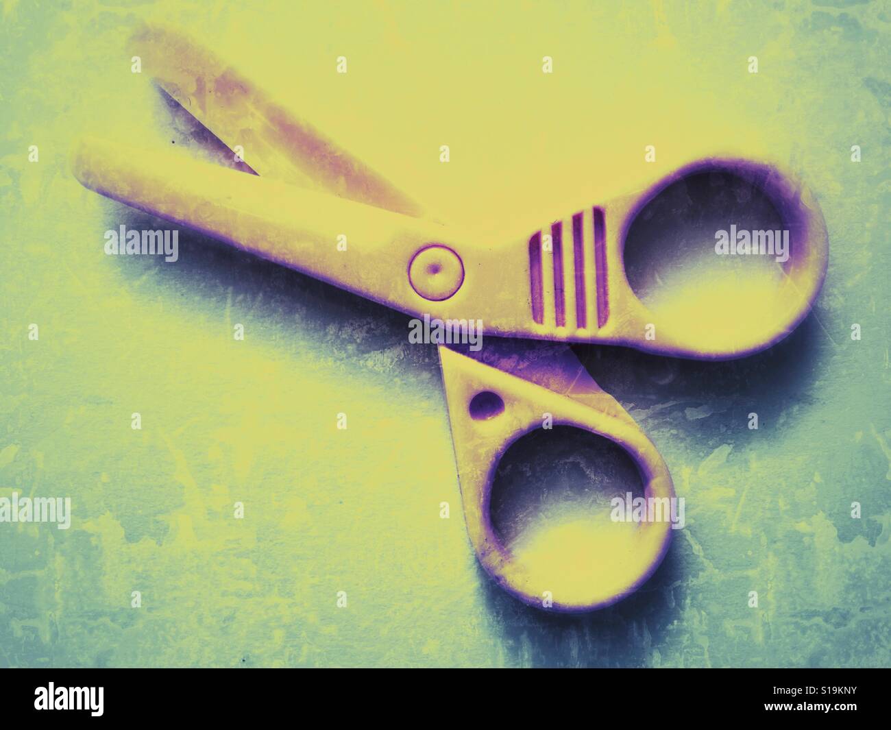 Safety scissors hi-res stock photography and images - Alamy