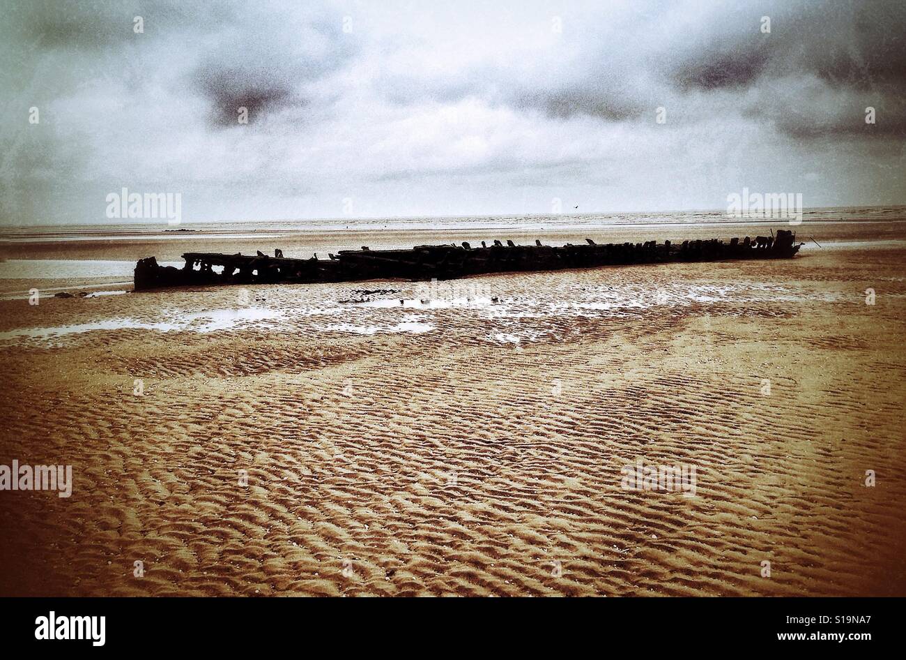 Ship wreckage at low tide on the river Humber Stock Photo - Alamy