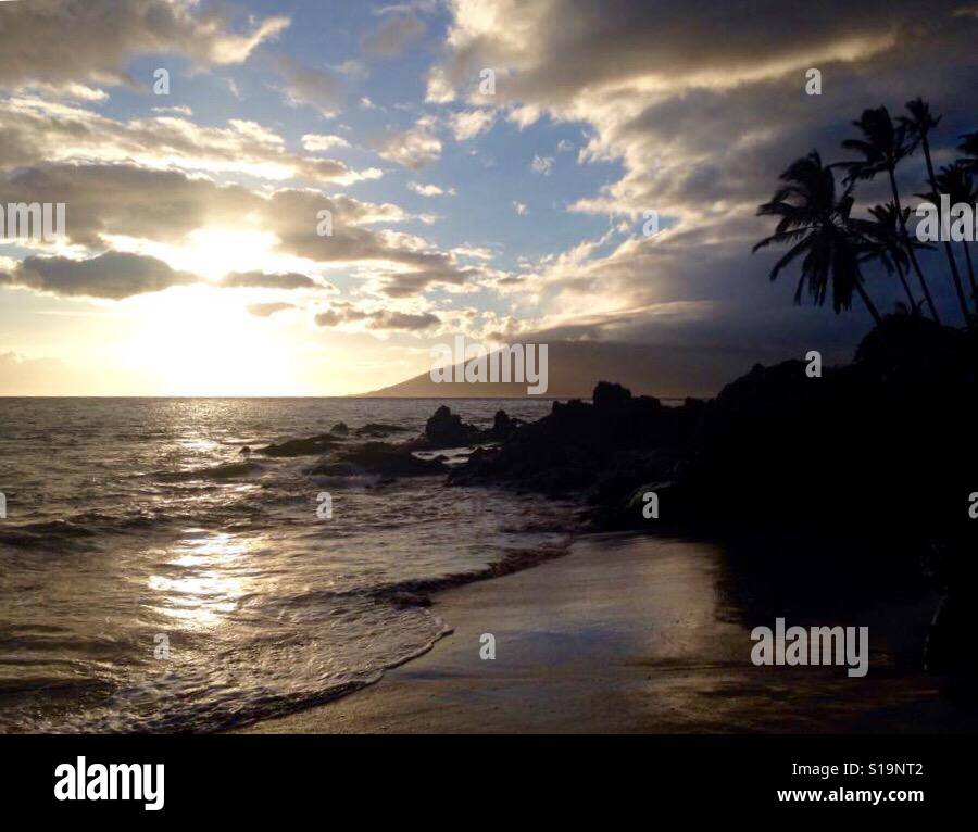 Maui just before sunset Stock Photo - Alamy