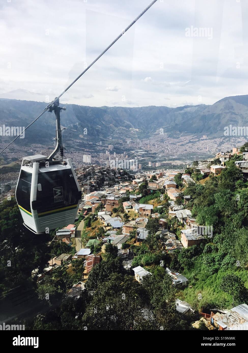 Medellin colombia cable car hi-res stock photography and images - Alamy