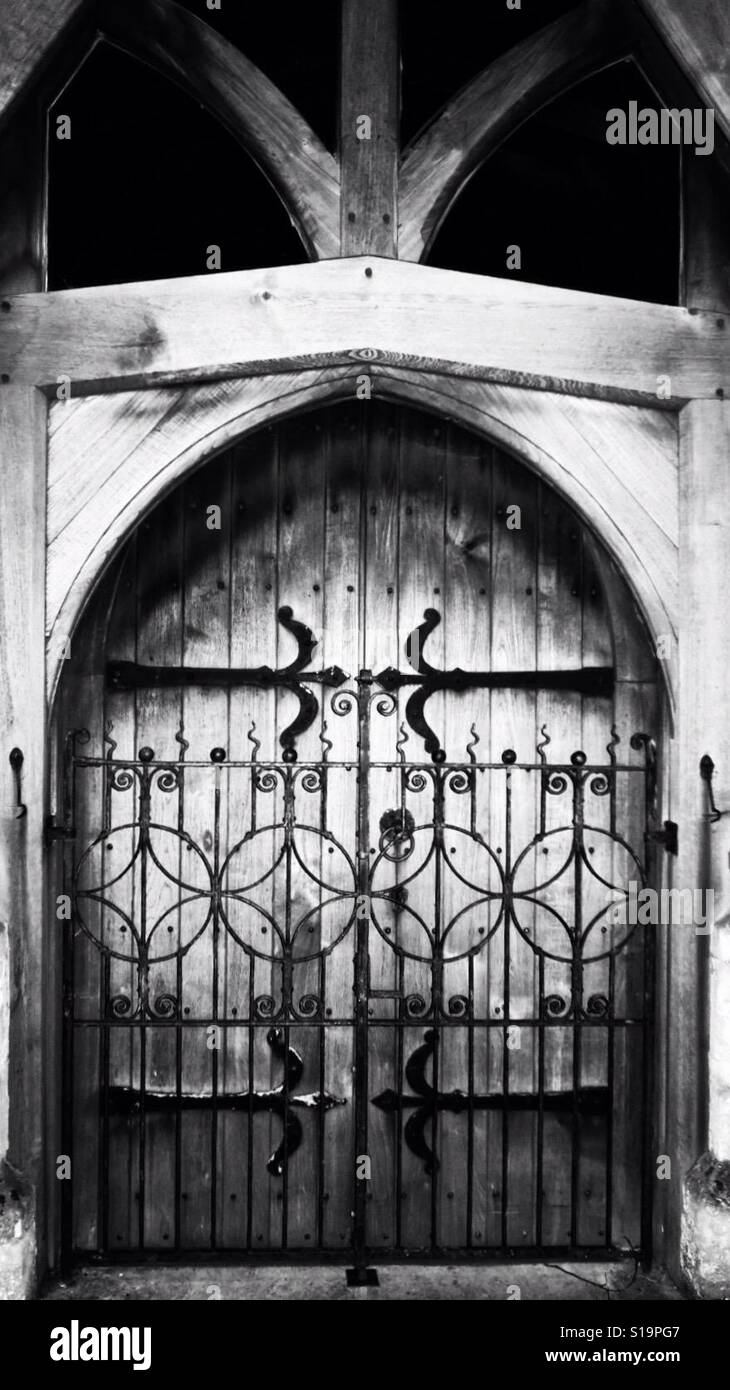 Gothic architecture eerie hi-res stock photography and images - Alamy