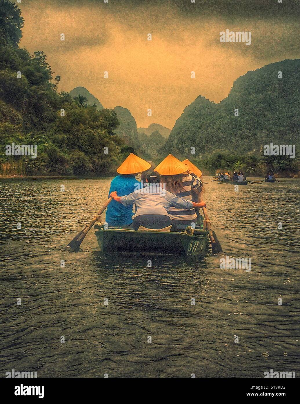 Vietnam Boat Paddling High Resolution Stock Photography and Images - Alamy