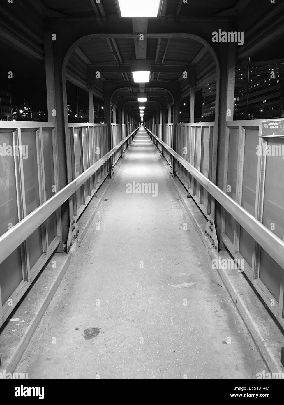 Perspective walkway hi-res stock photography and images - Alamy