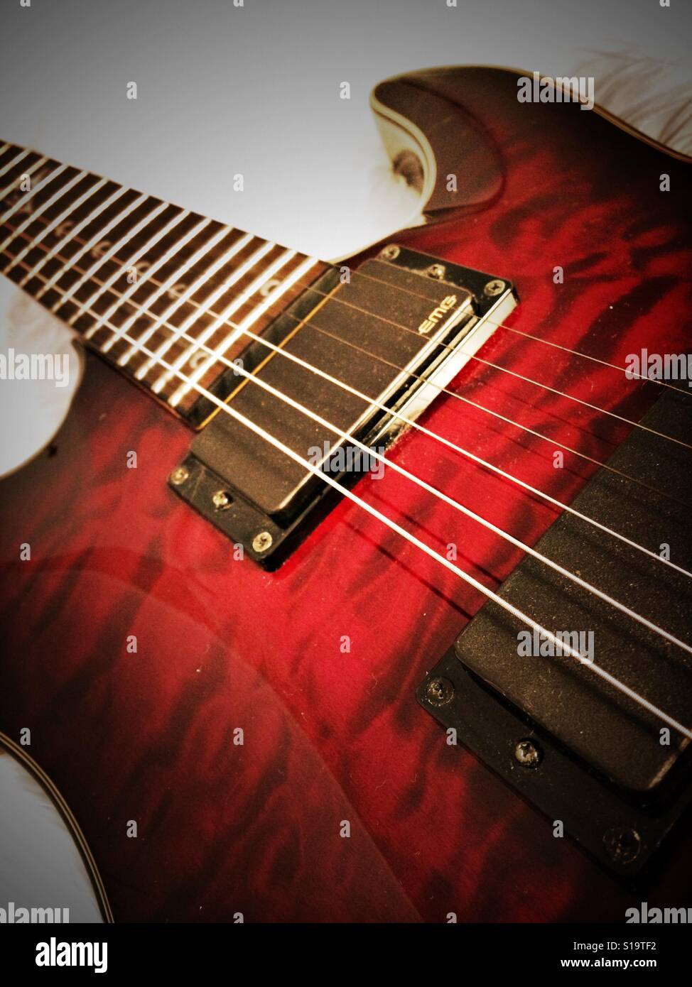 Red guitar hi-res stock photography and images - Alamy