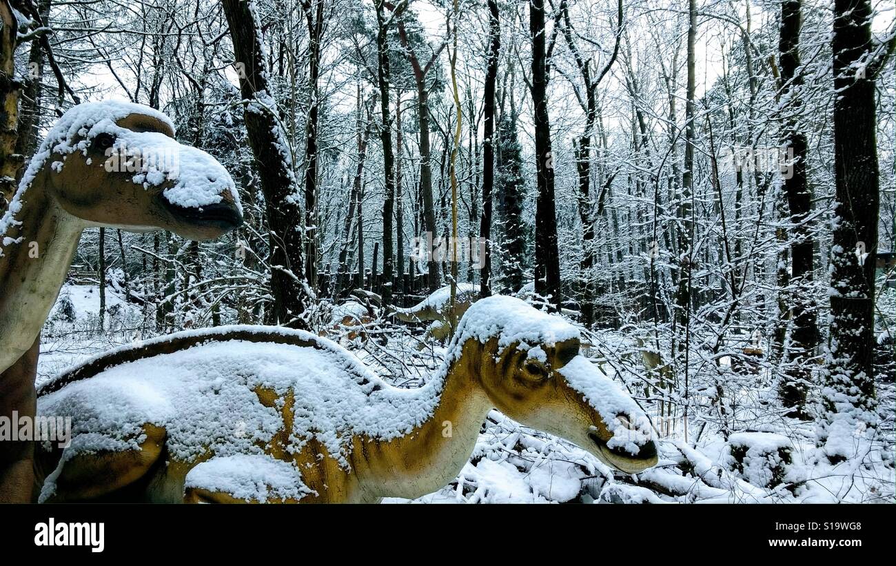 Dinosaurs in snow hi-res stock photography and images - Alamy