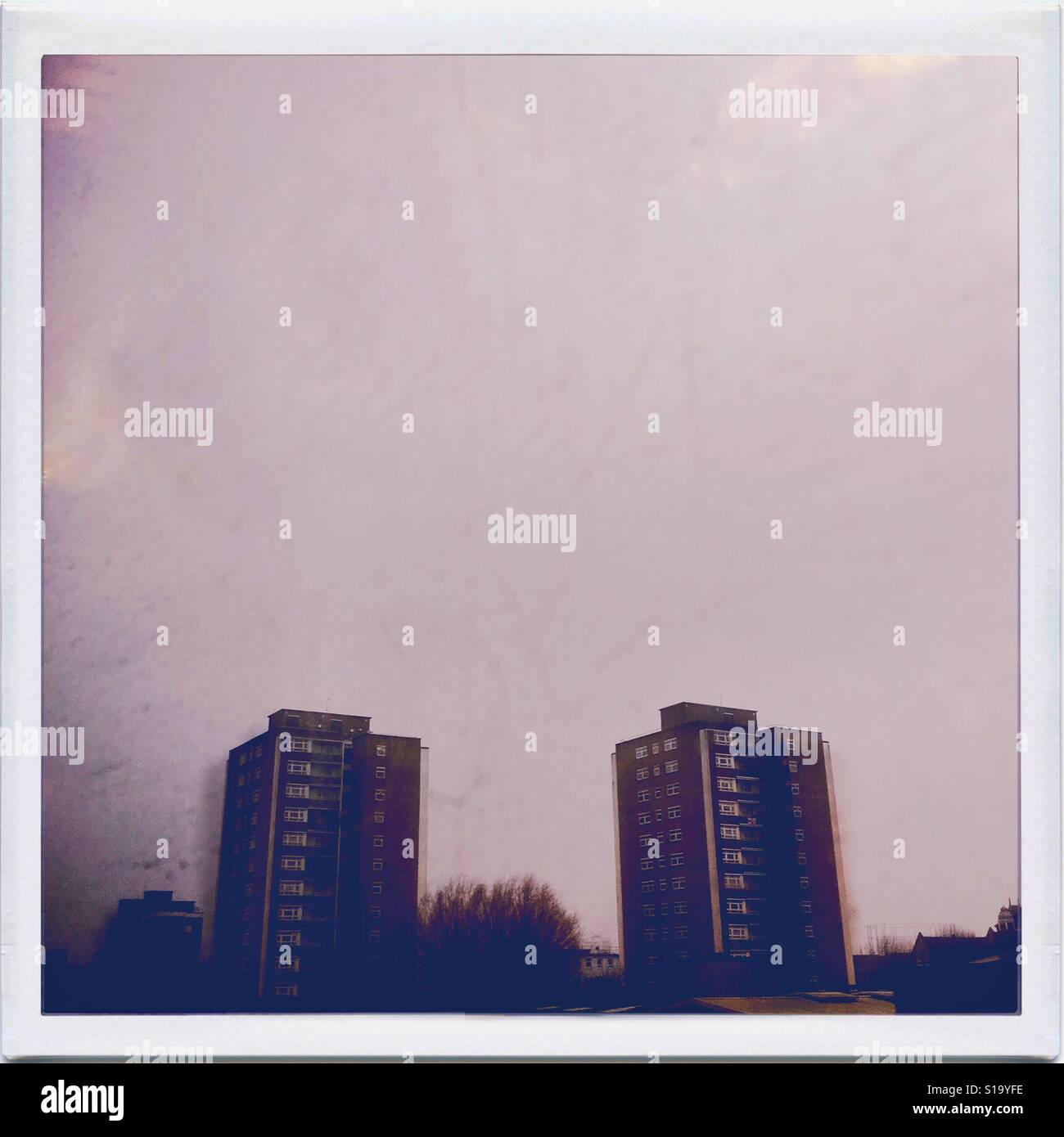 Twin tower apartment buildings hi-res stock photography and images - Alamy