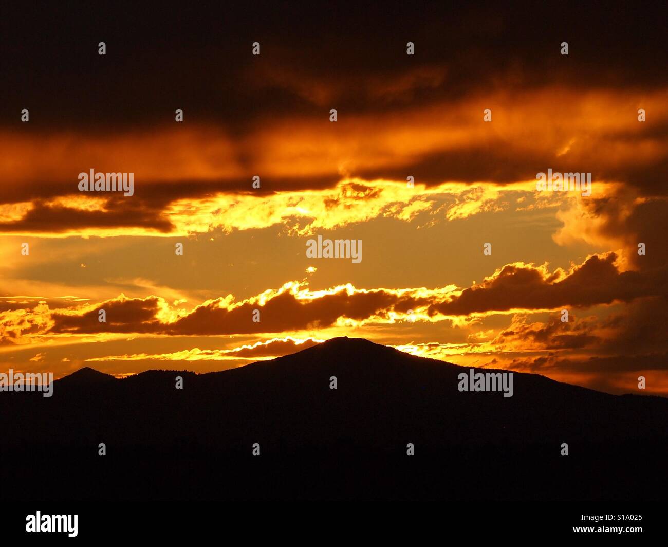 The Central Oregon Cascade Mountain Range at sunset after a storm ...