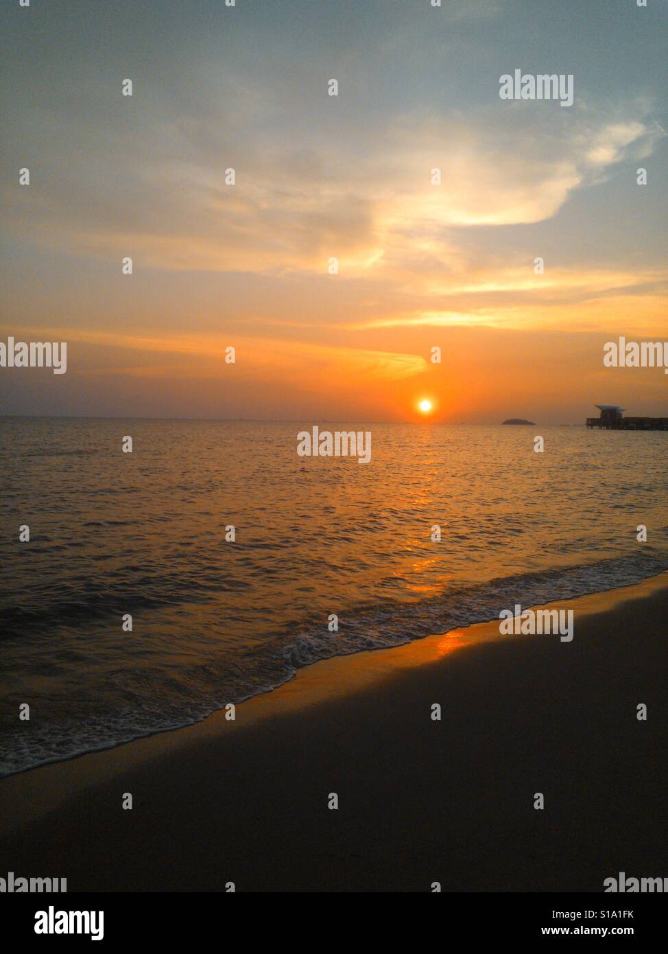Daily Disappearance Of The Sun High Resolution Stock Photography and ...