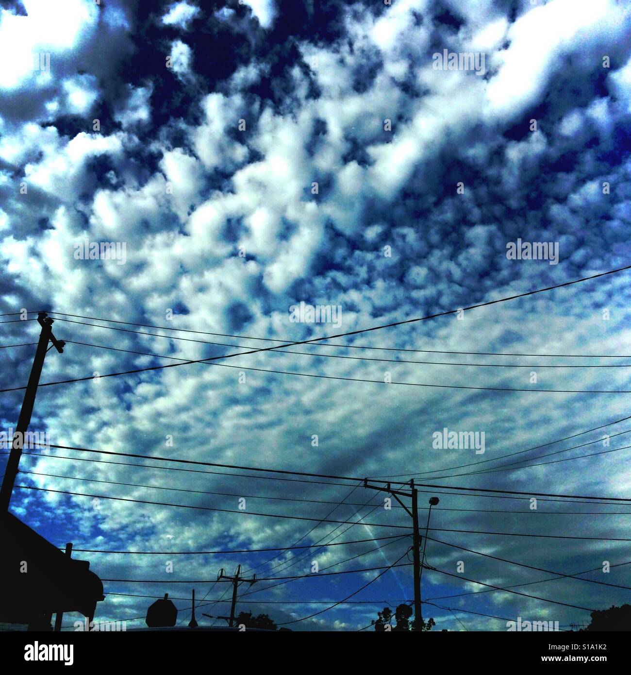 Blue sky with cloud looking up hi-res stock photography and images - Alamy