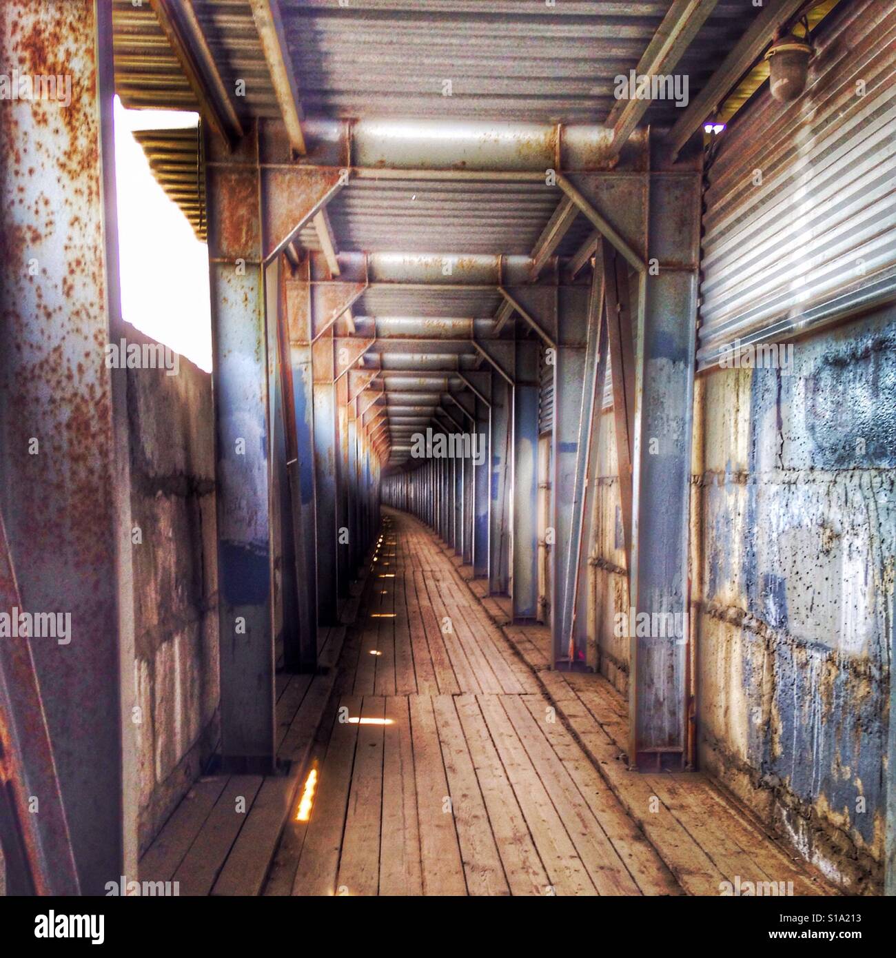 Perspective corridor hi-res stock photography and images - Alamy