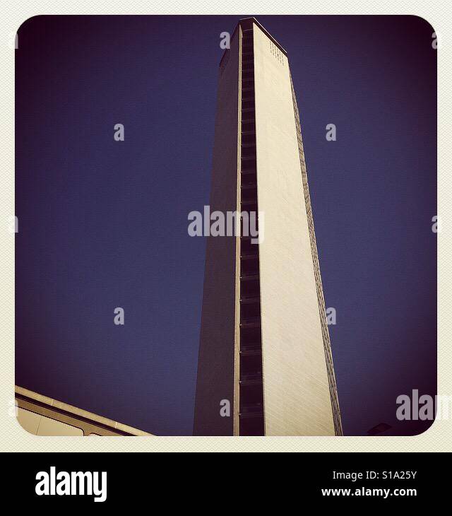 Pirellone skyscraper hi-res stock photography and images - Alamy